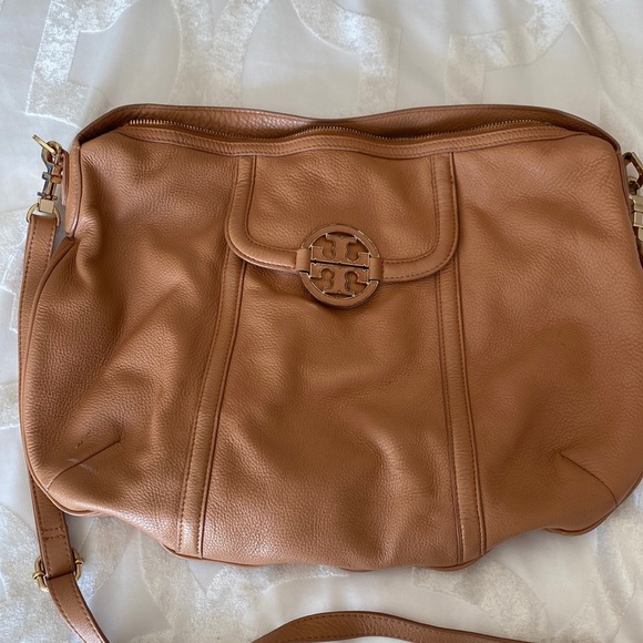 Tory Burch | Bags | Authentic Tory Burch Hobo | Poshmark